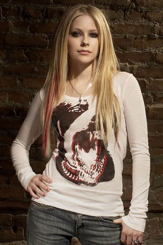 Avril style | Scrolller