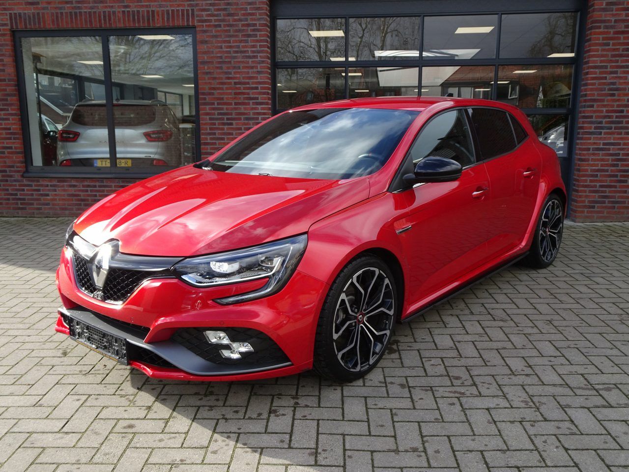 Awesome Megane RS | Scrolller