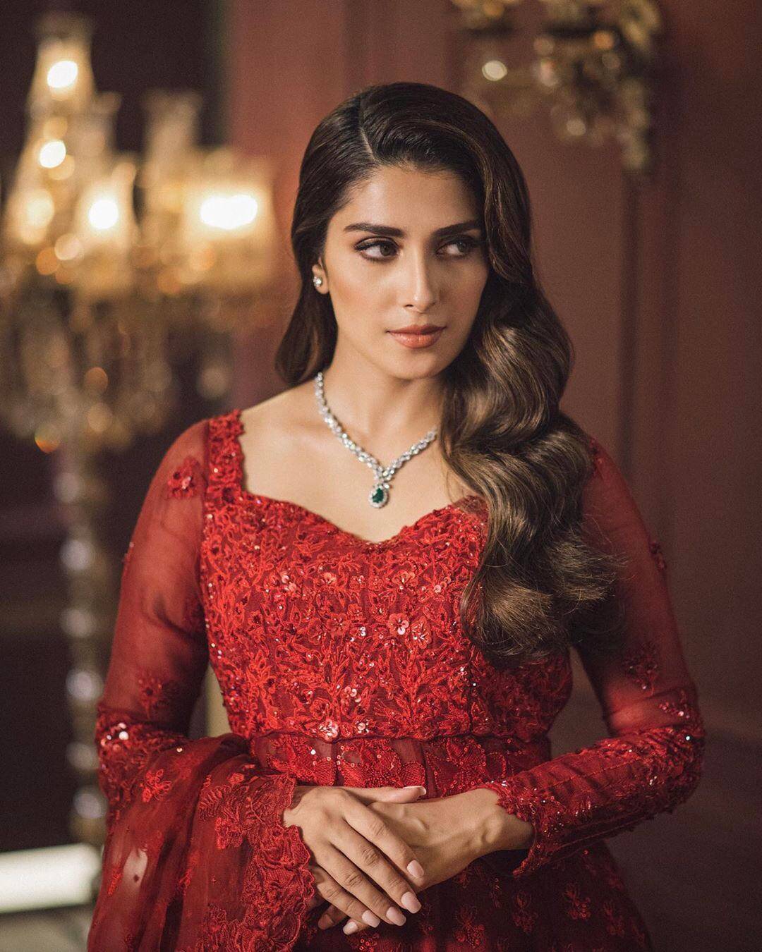 Ayeza Khan | Scrolller