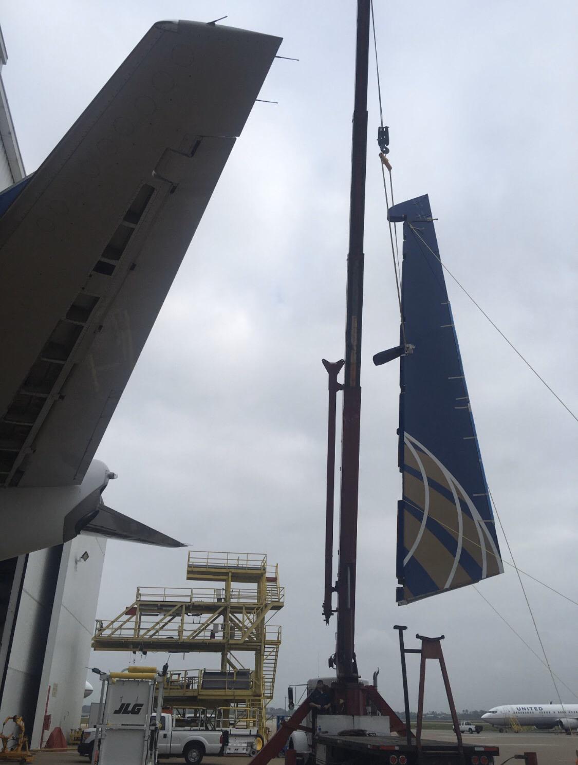 B737 Rudder removal | Scrolller