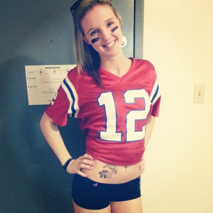 [FB] Babe #12 | Scrolller