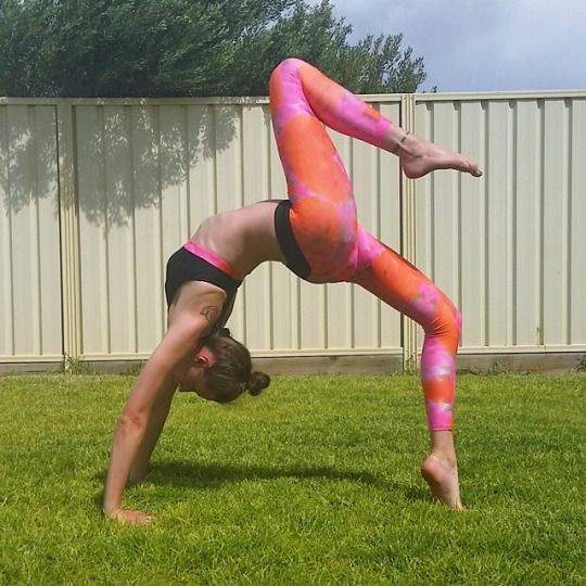 Backyard bending | Scrolller