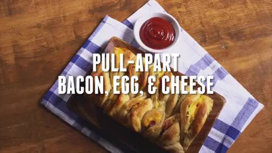 Bacon, Egg and Cheese Pull-Apart Bread | Scrolller
