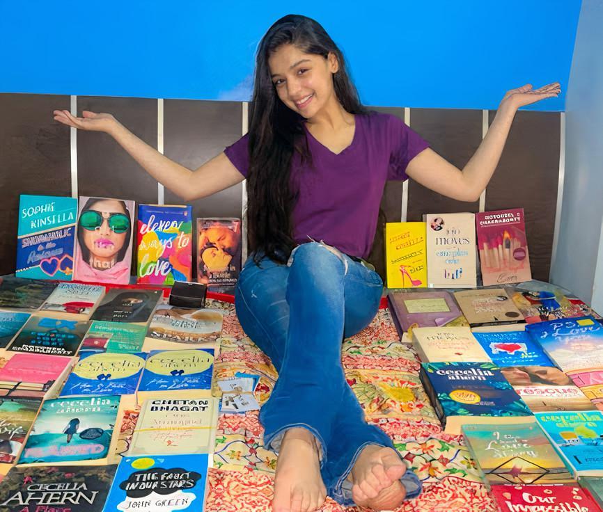 Bae inviting you on bed | Scrolller