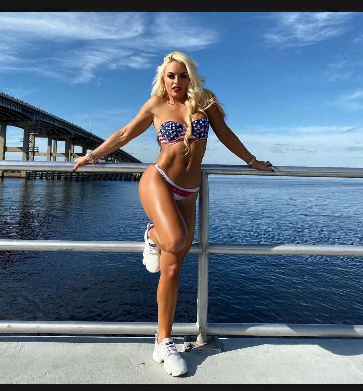 Baked and in a trance for Mandy Rose. She makes me want to get bi. Anyone wanna join? | Scrolller