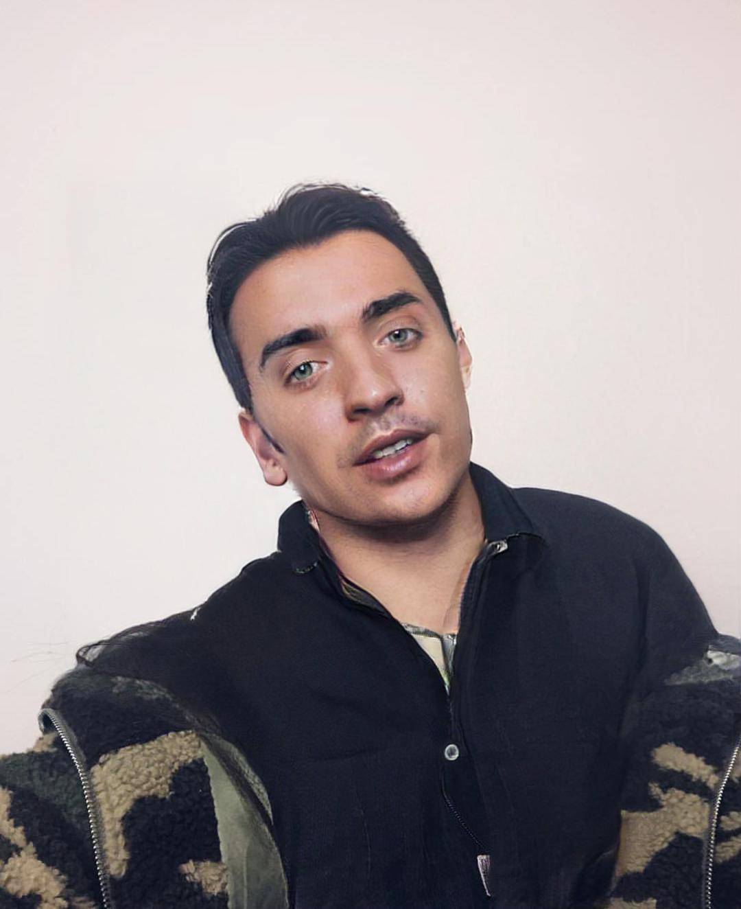 Bambino Bobby | Scrolller