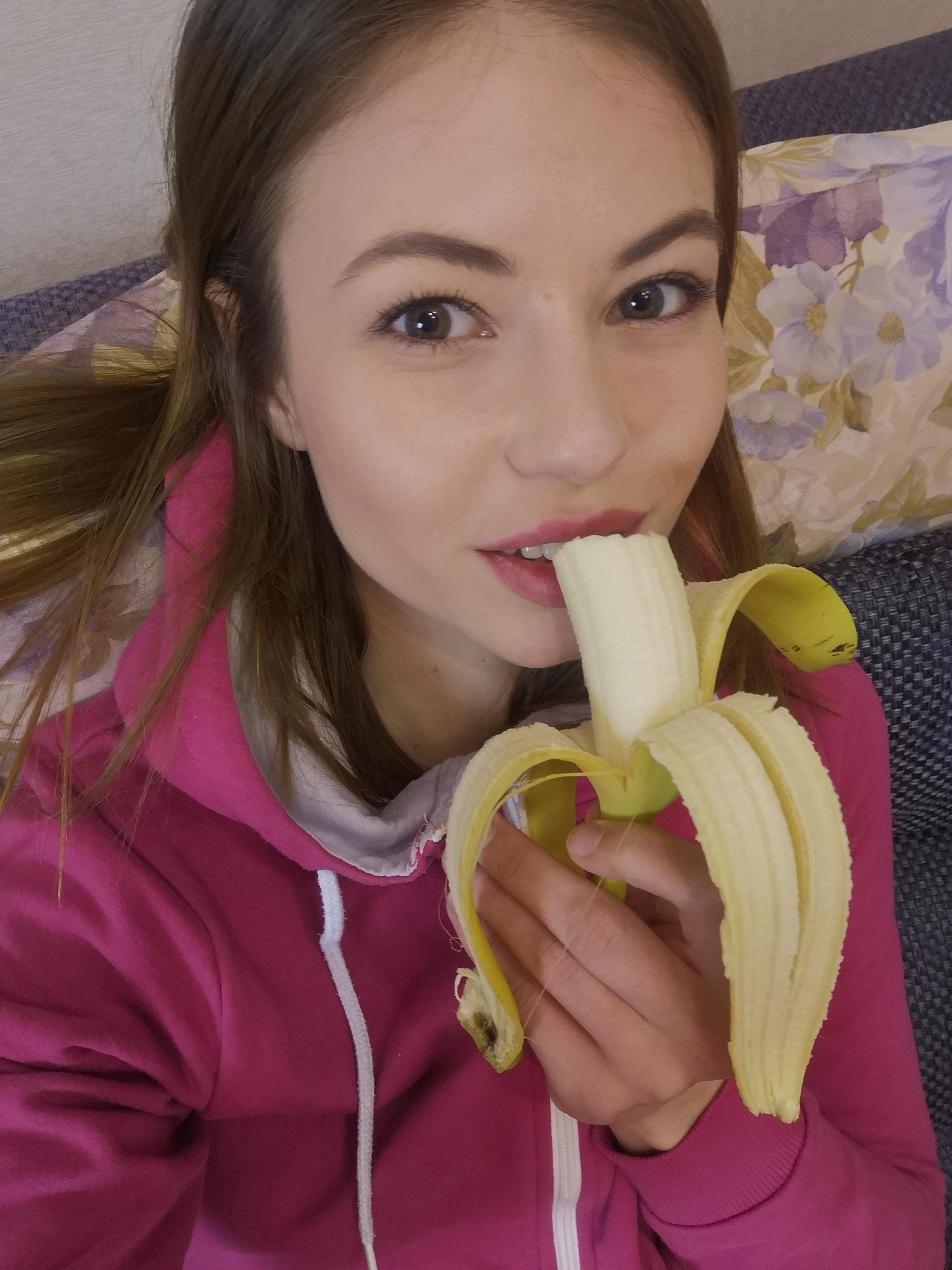 Banana time | Scrolller