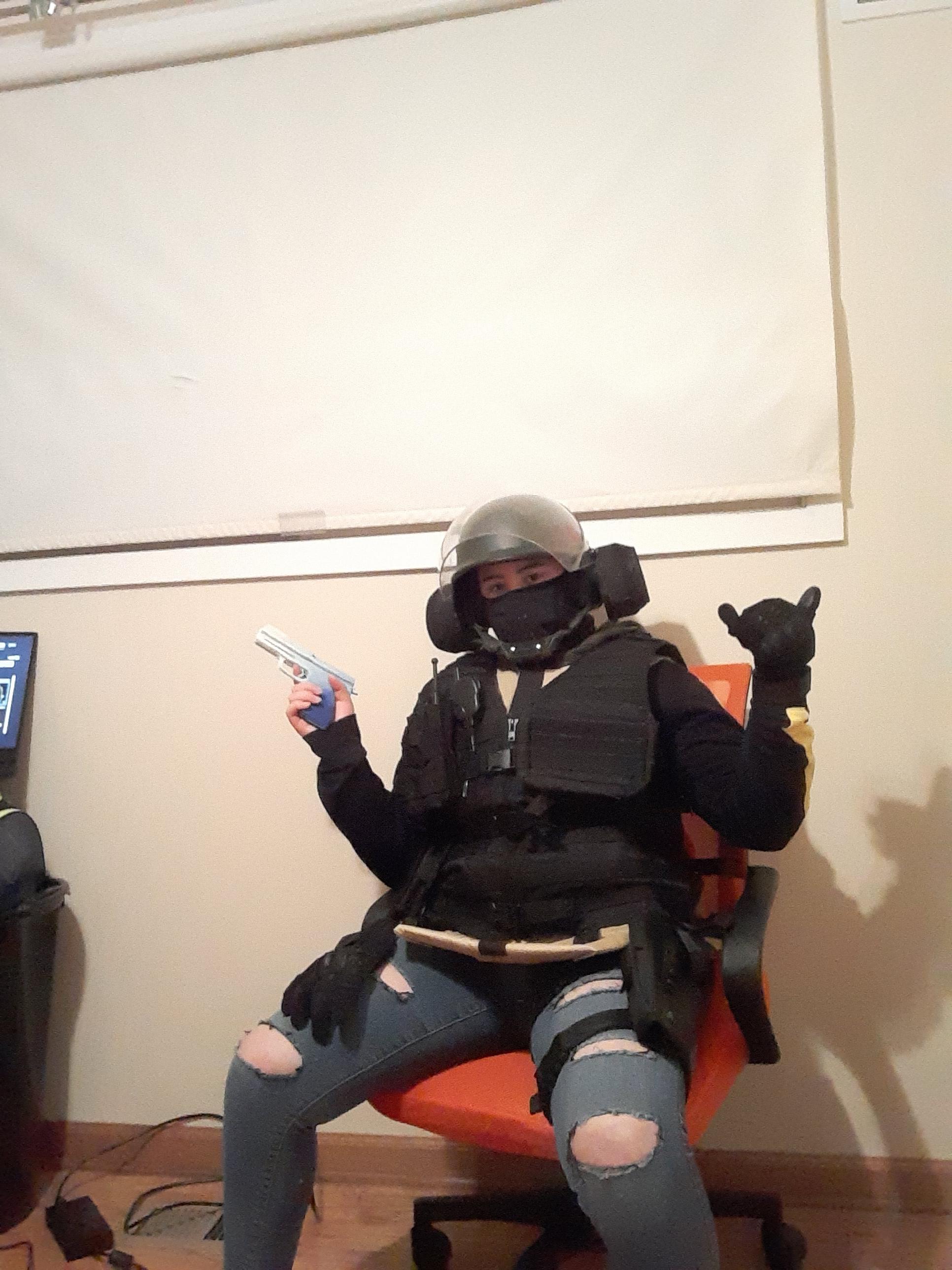 Bandit cosplay with the helmet | Scrolller