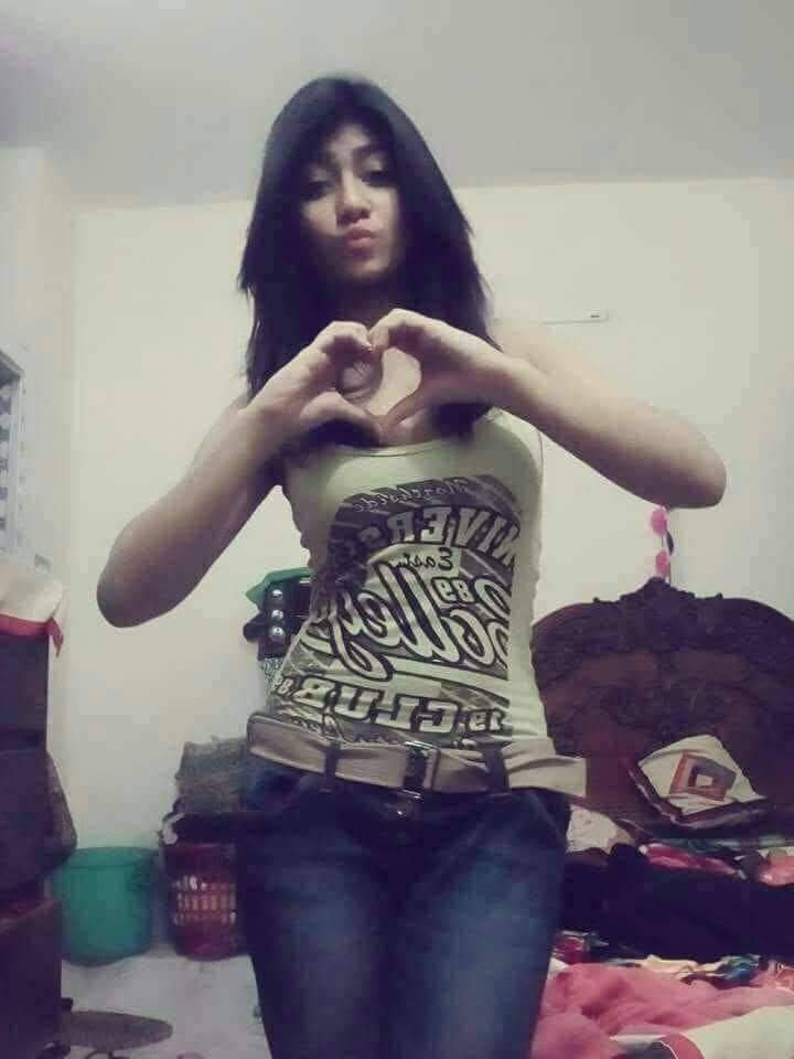 Bangladeshi Hot Girlfriend | Scrolller