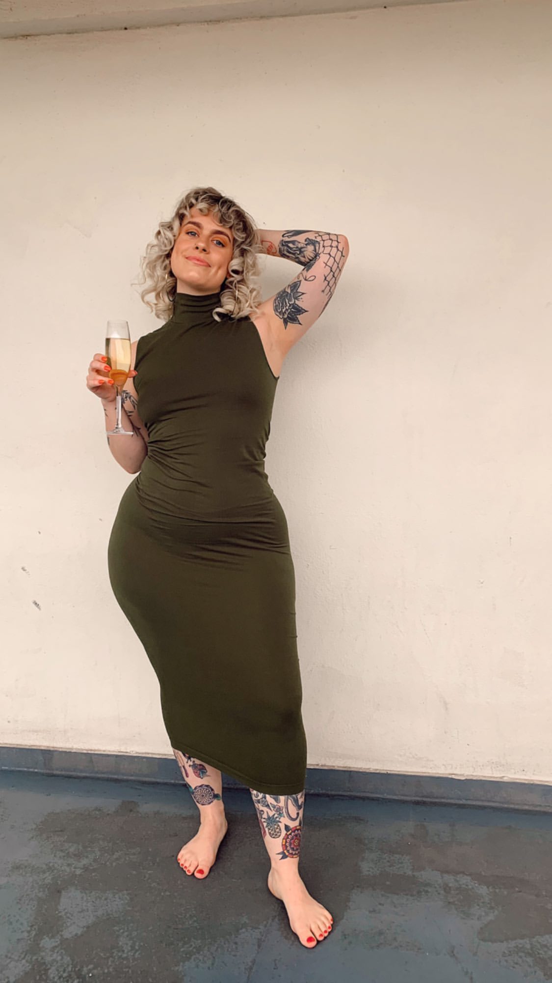 Bare feet | Scrolller