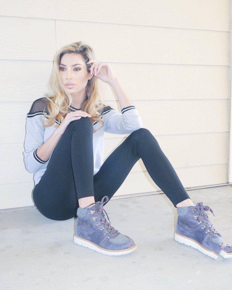 Basic White Kim Kardashian | Scrolller