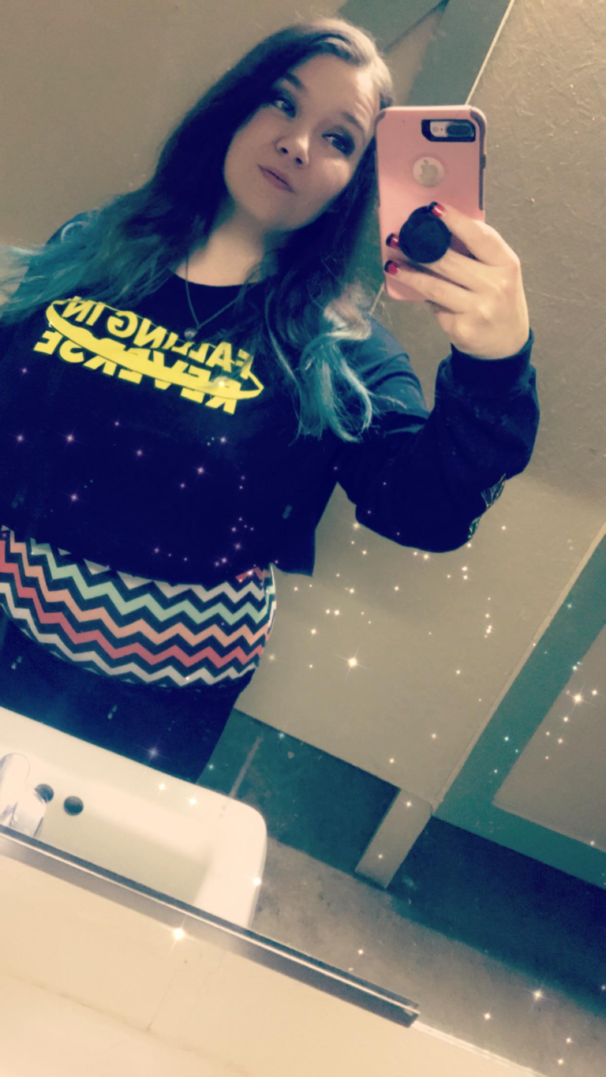 Bathroom mirror selfie 🙃, 28 | Scrolller