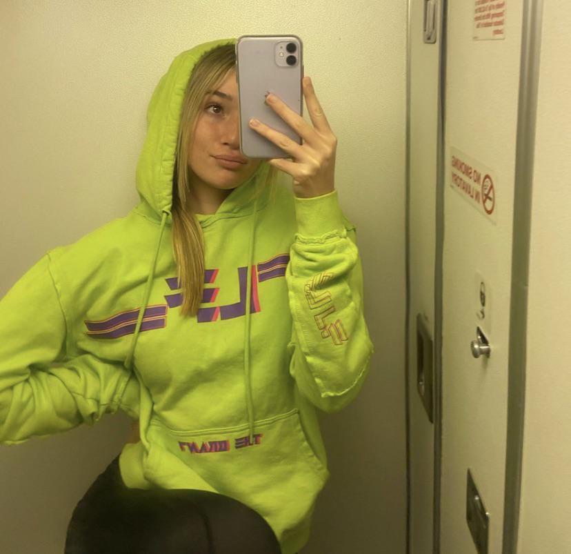 Bathroom Selfie Scrolller