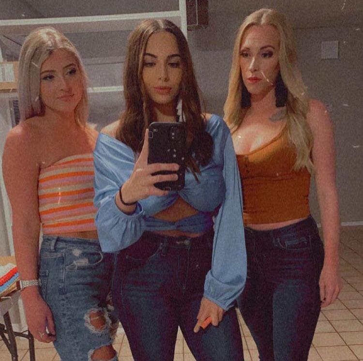 Bathroom Selfie Scrolller