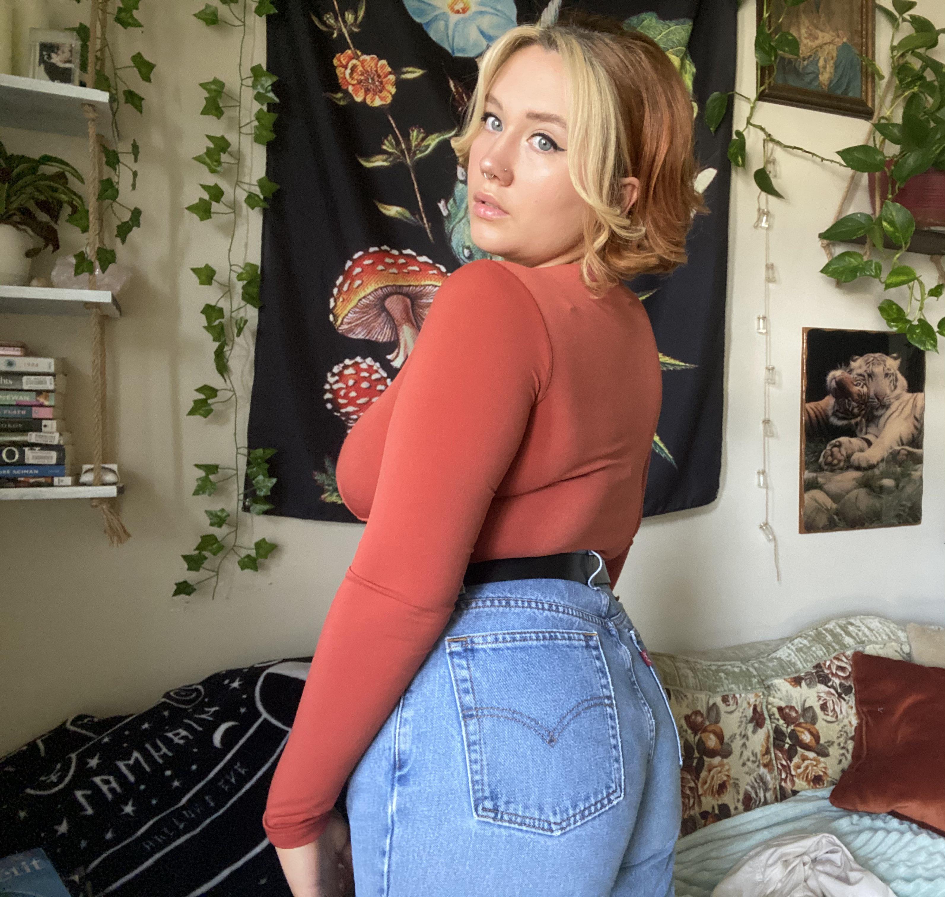 Be a good boy & hand your wallet over 😊 [FINDOM] [FINDOMME] [DOM] [FET] Info Below. | Scrolller