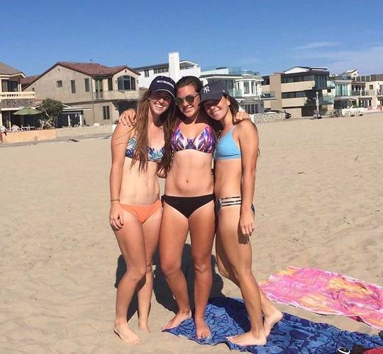 Beach Budding | Scrolller