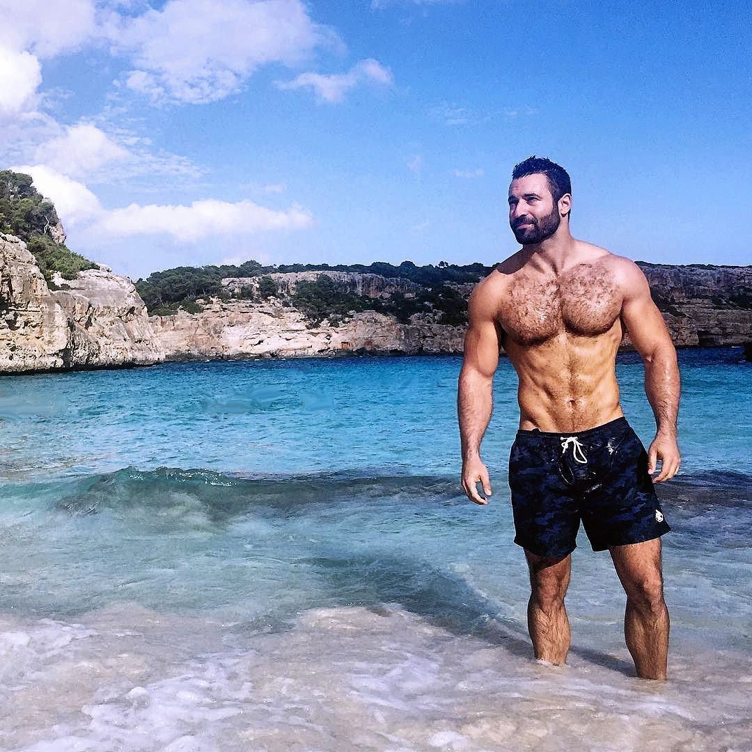 Beach Hunk | Scrolller