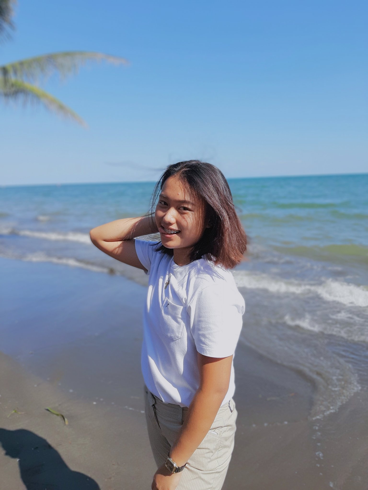 beach-ing. | Scrolller