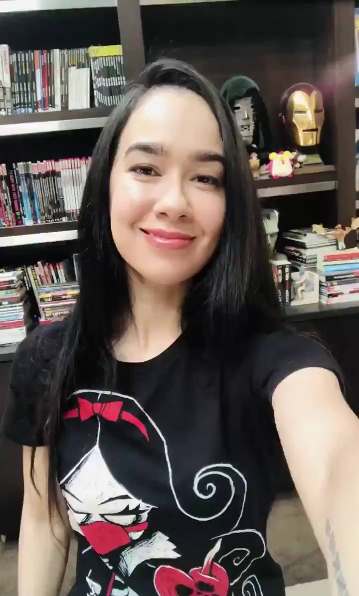 Beautiful AJ Lee | Scrolller