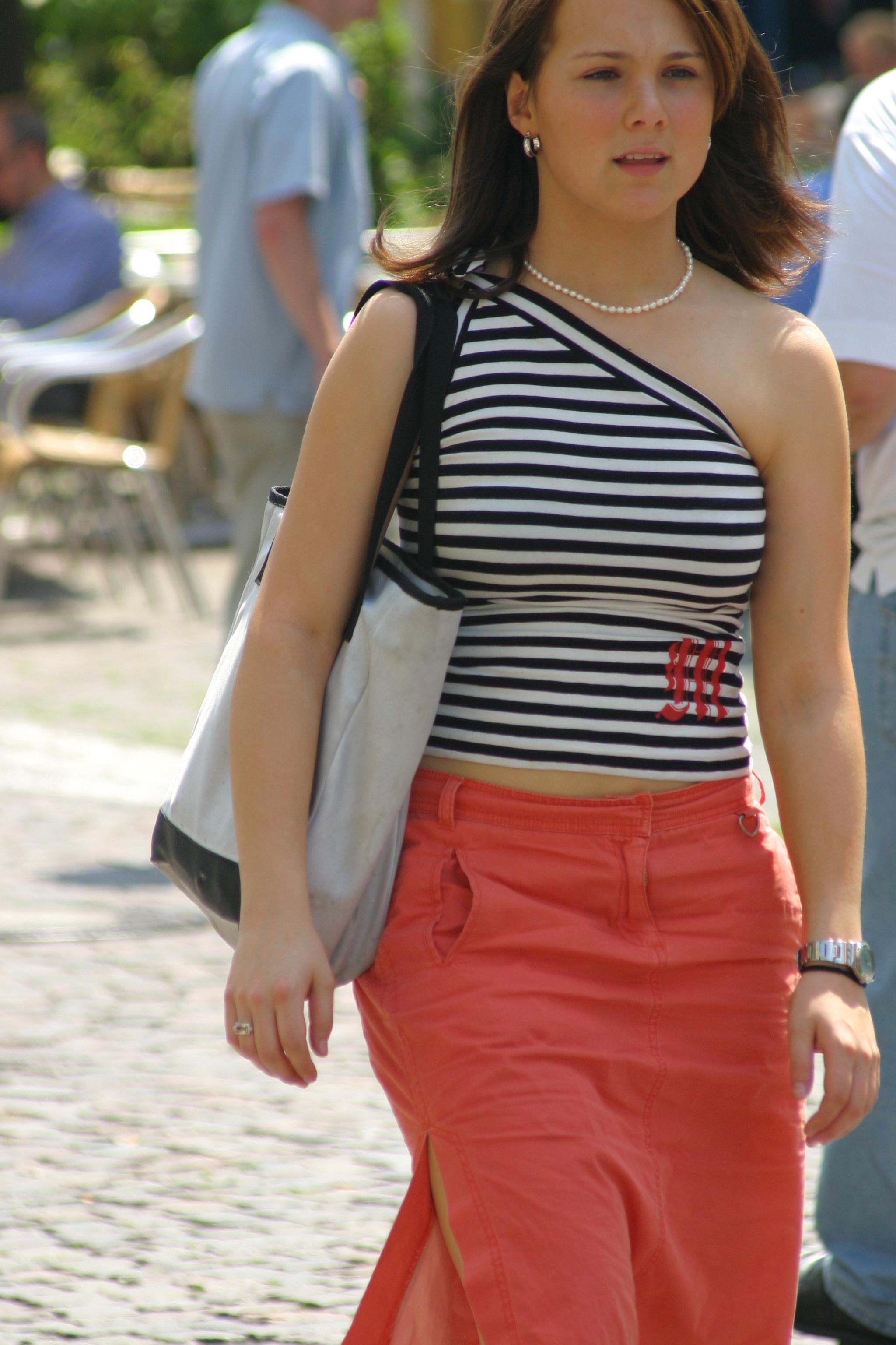 Beautiful and stylish Girl | Scrolller