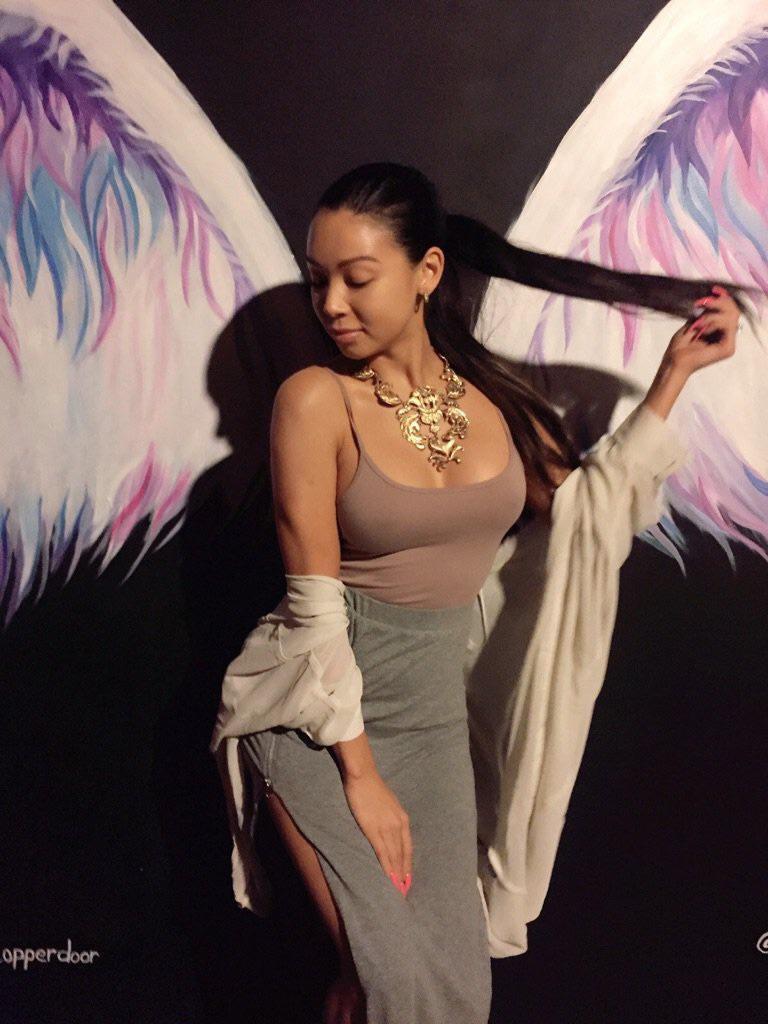 Beautiful angel | Scrolller