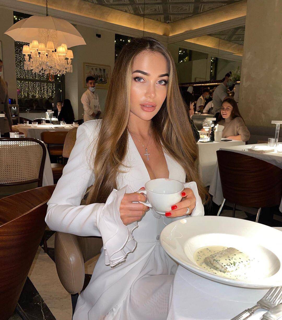 Beautiful Date | Scrolller