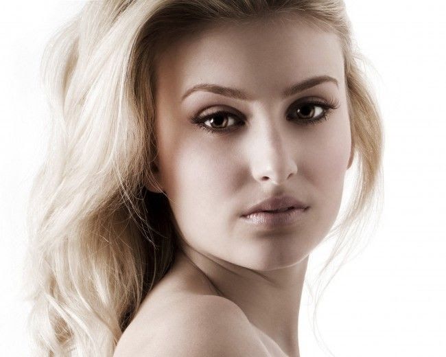 Arabella Durkin | Scrolller