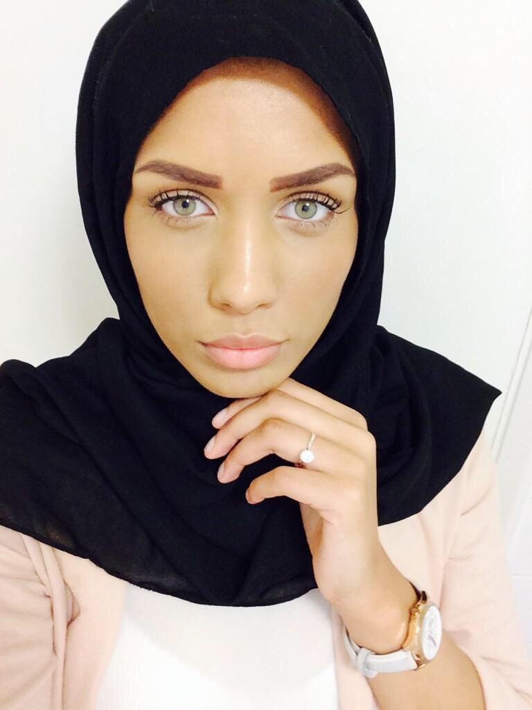 Beautiful Eyes 2 | Scrolller