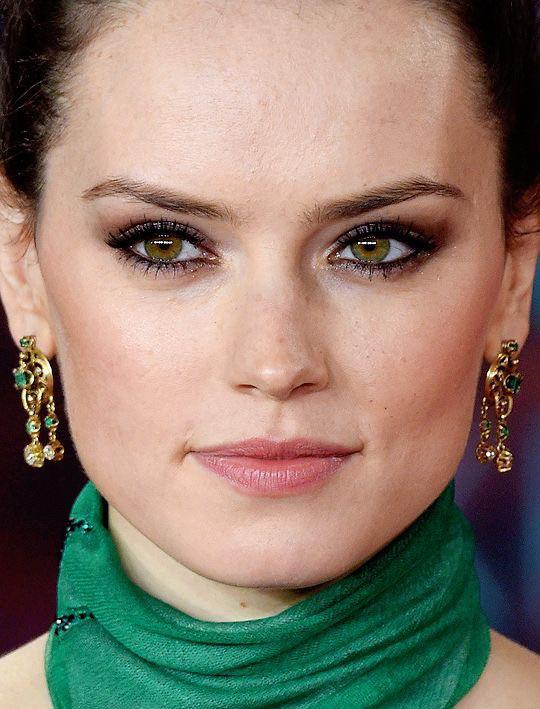 Beautiful Hazel Eyes Scrolller