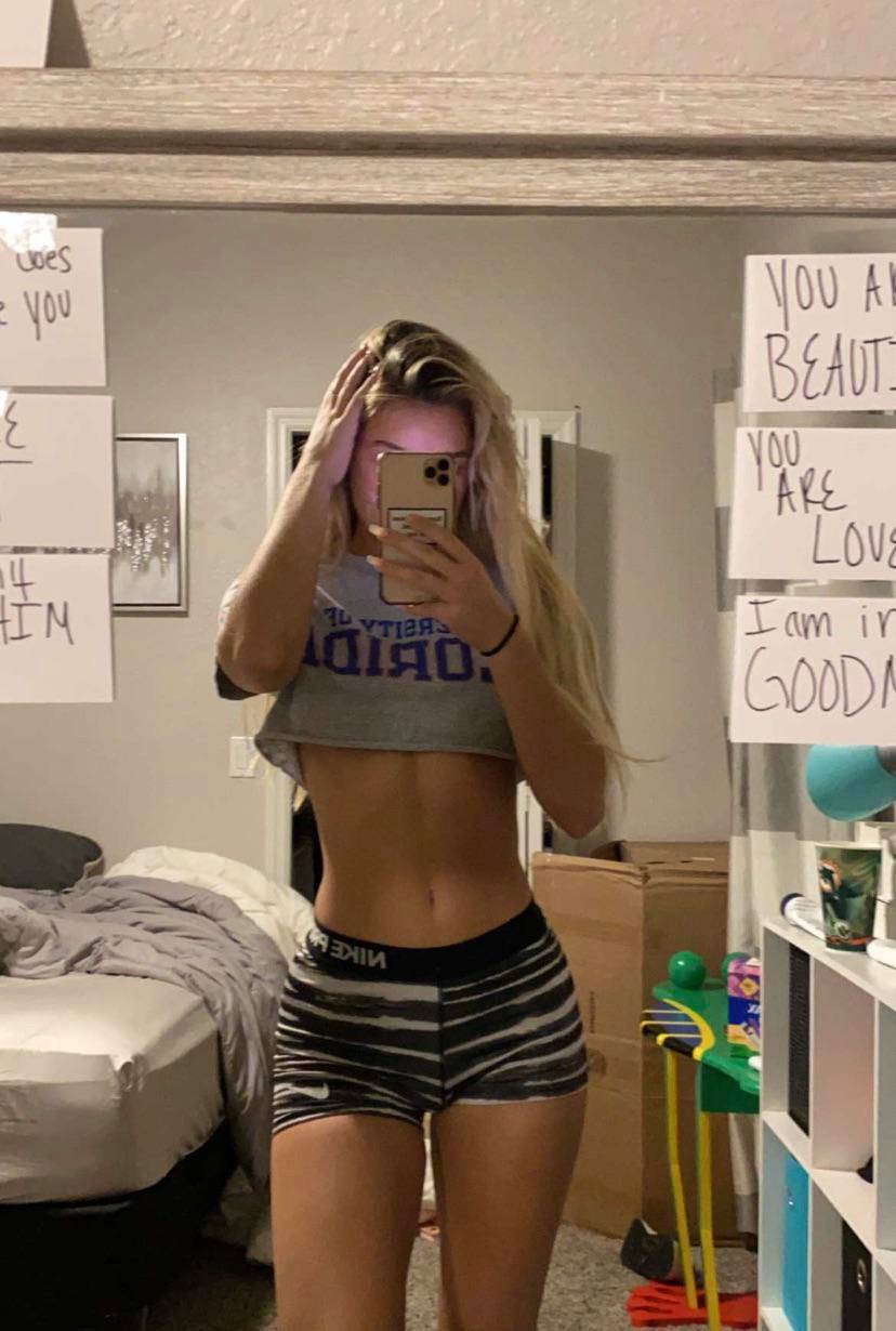 Beautiful midriff | Scrolller