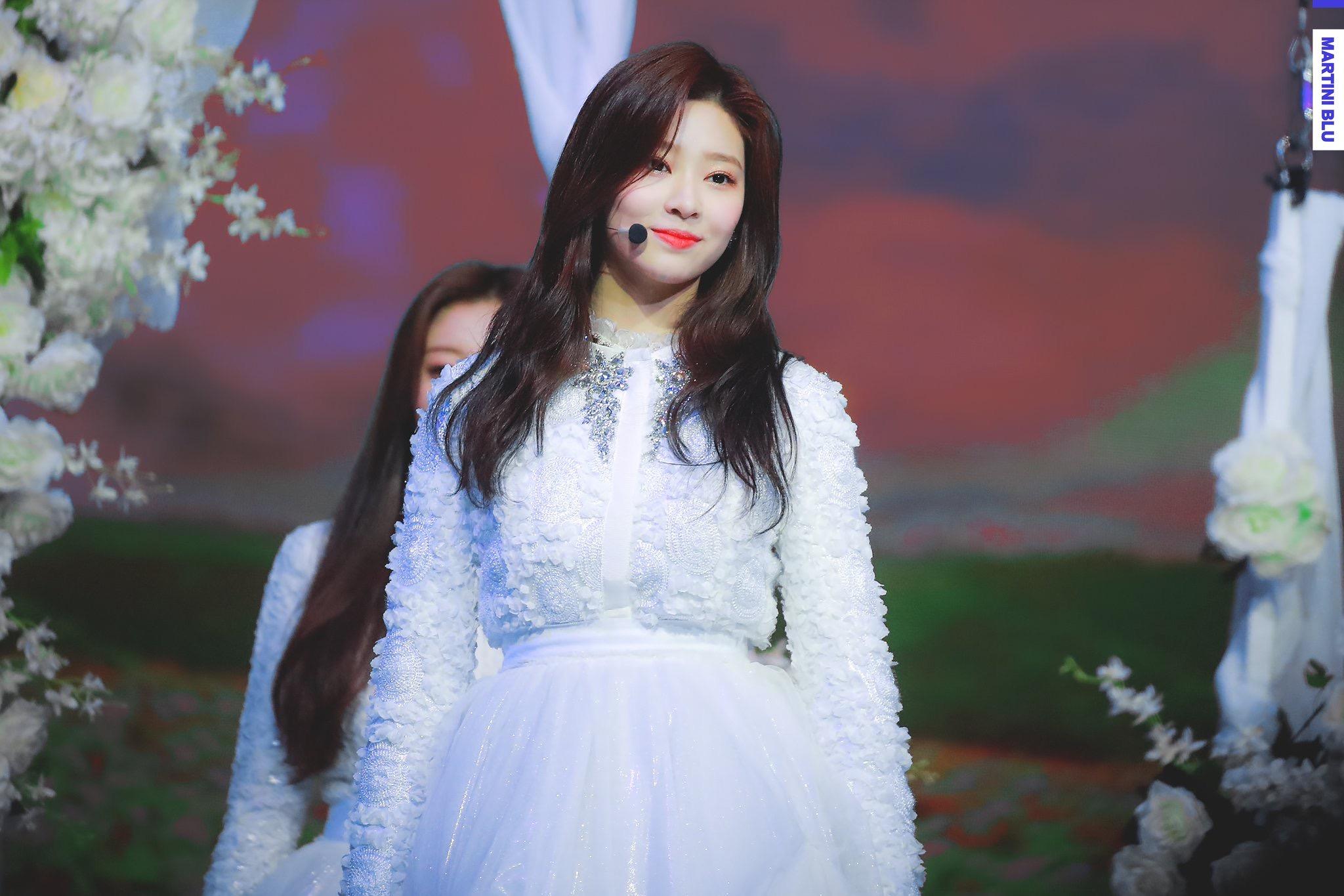 Beautiful Minju | Scrolller