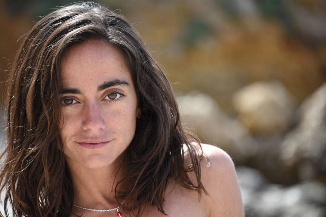 beautiful portrait of Eva Lunia | Scrolller