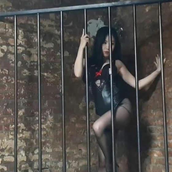 beautiful prisoner | Scrolller