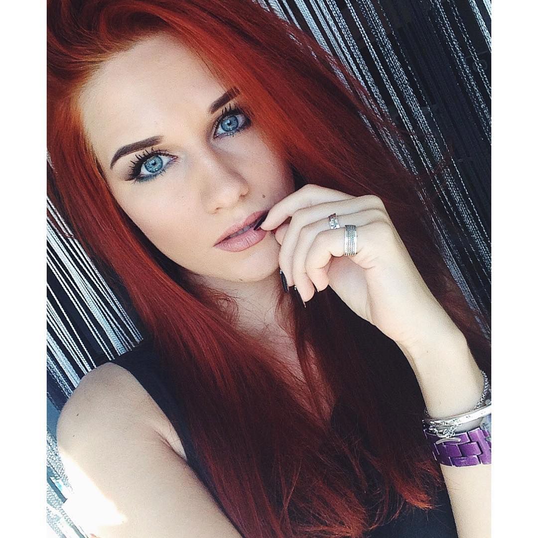 Beautiful Redheads to get you through Monday | Scrolller