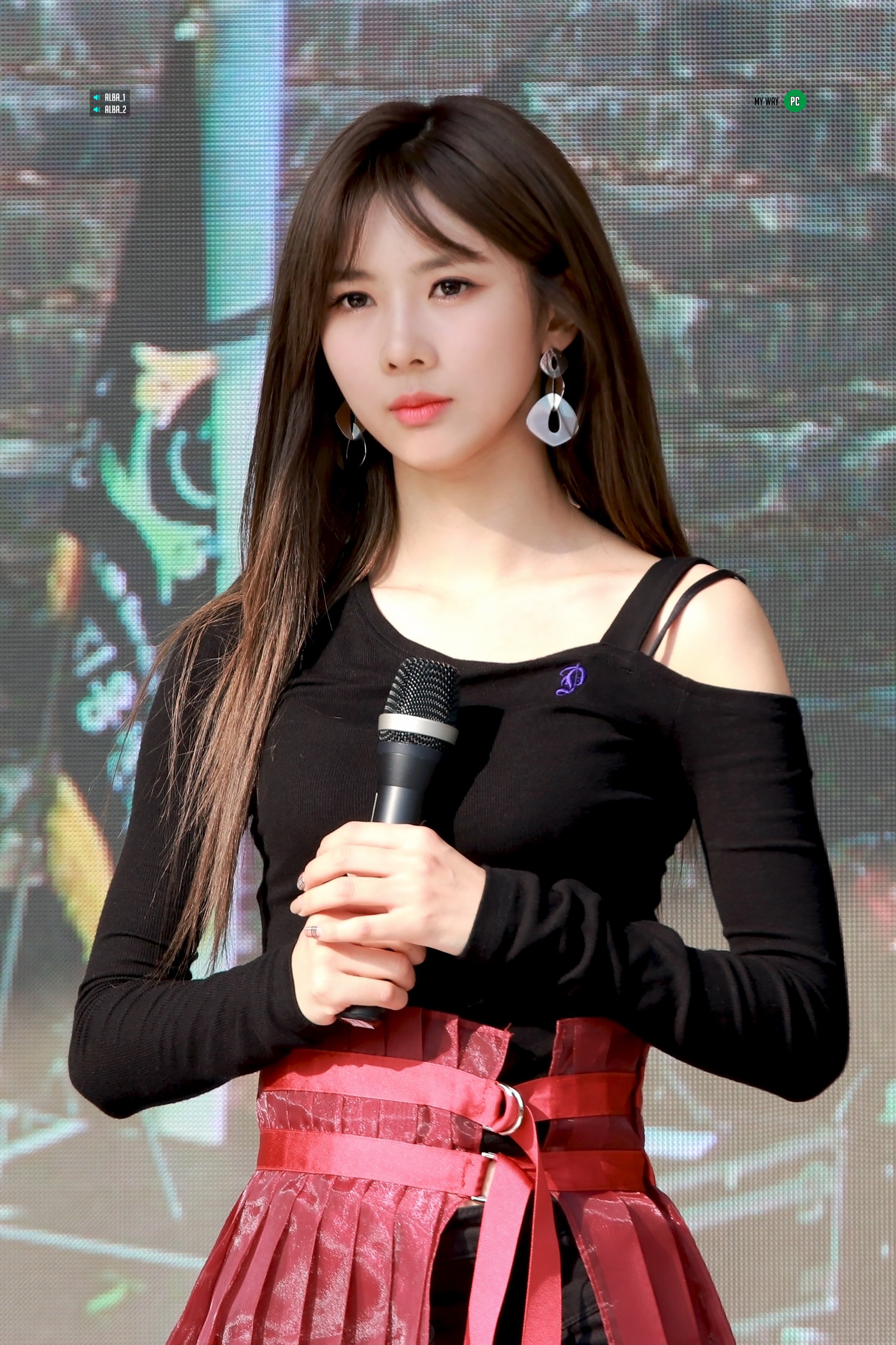 Beautiful Yoohyeon | Scrolller