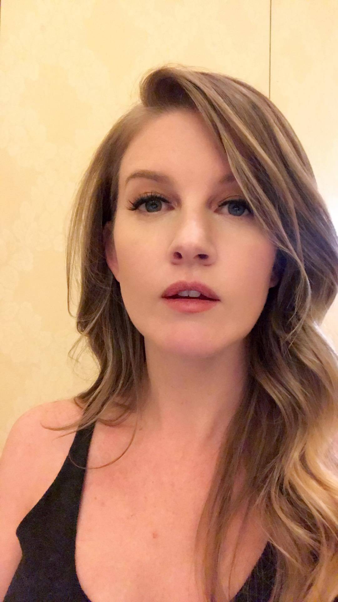 Beauty (Higher-Res) | Scrolller