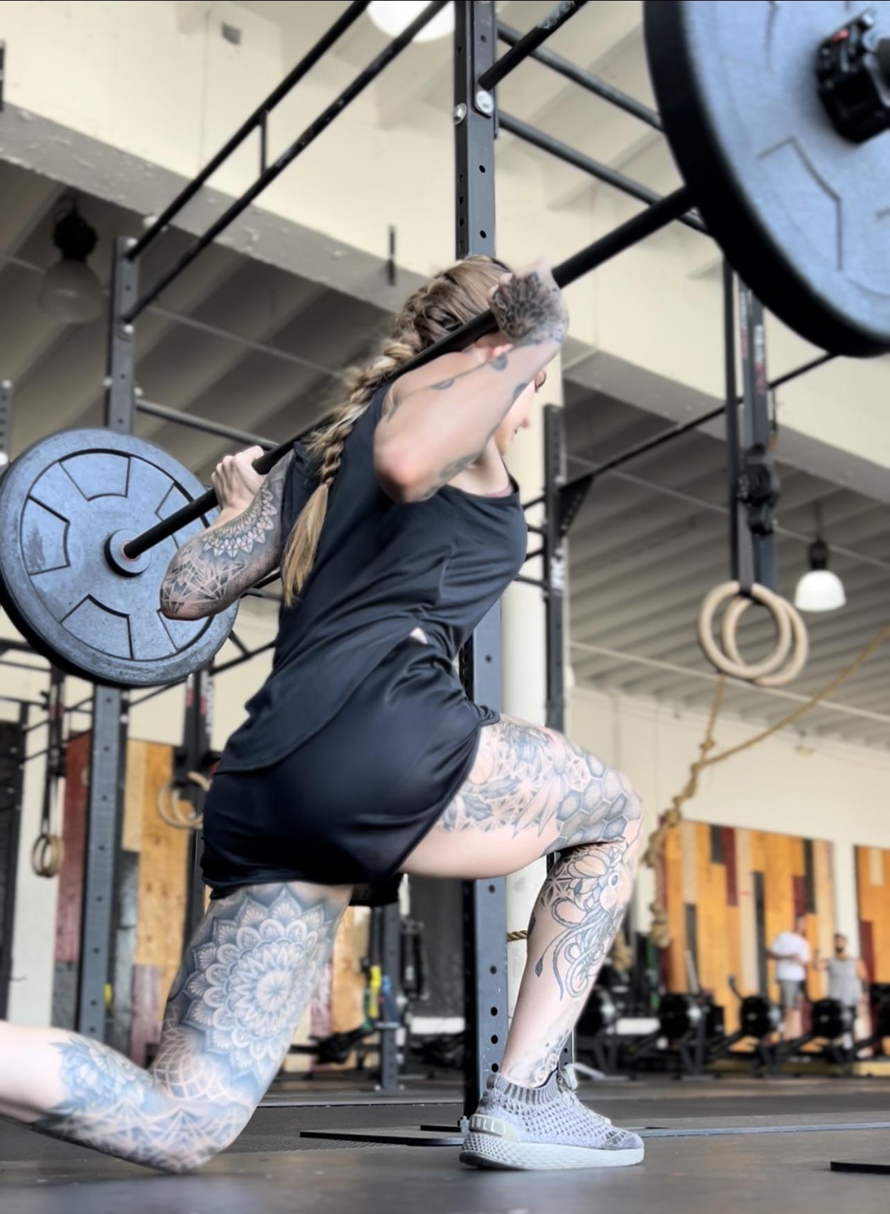 Booty building | Scrolller