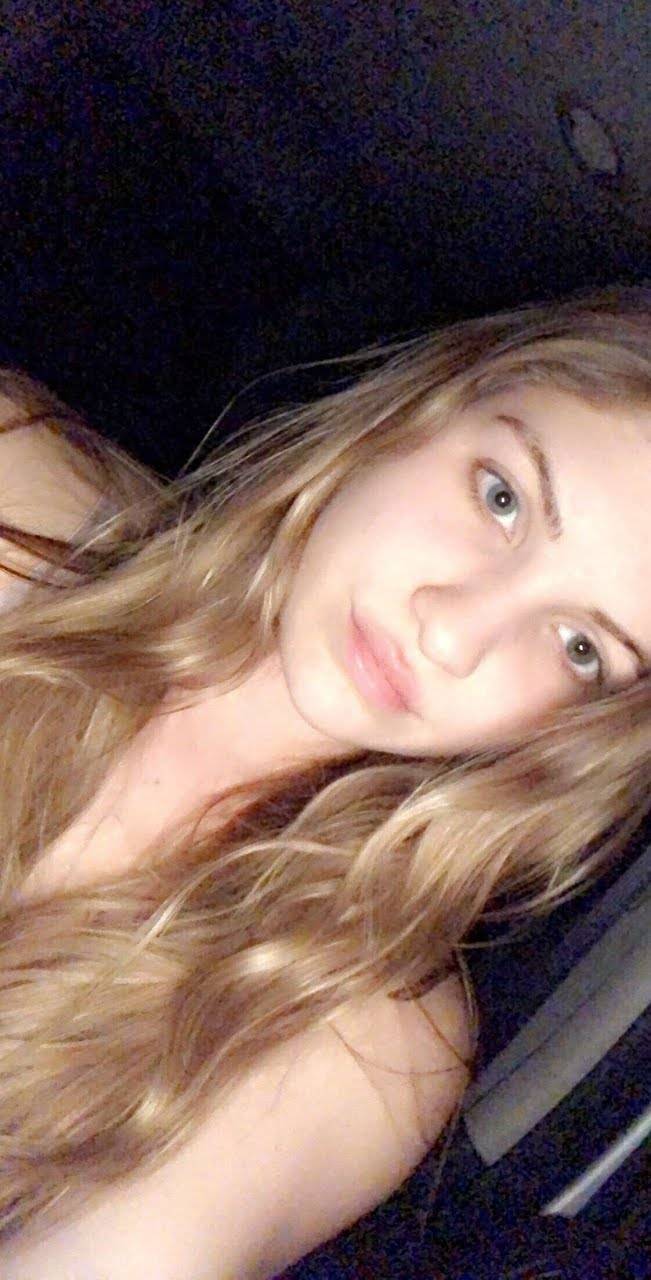 Been trying to embrace my face without makeup. Really low self esteem. (24f) | Scrolller