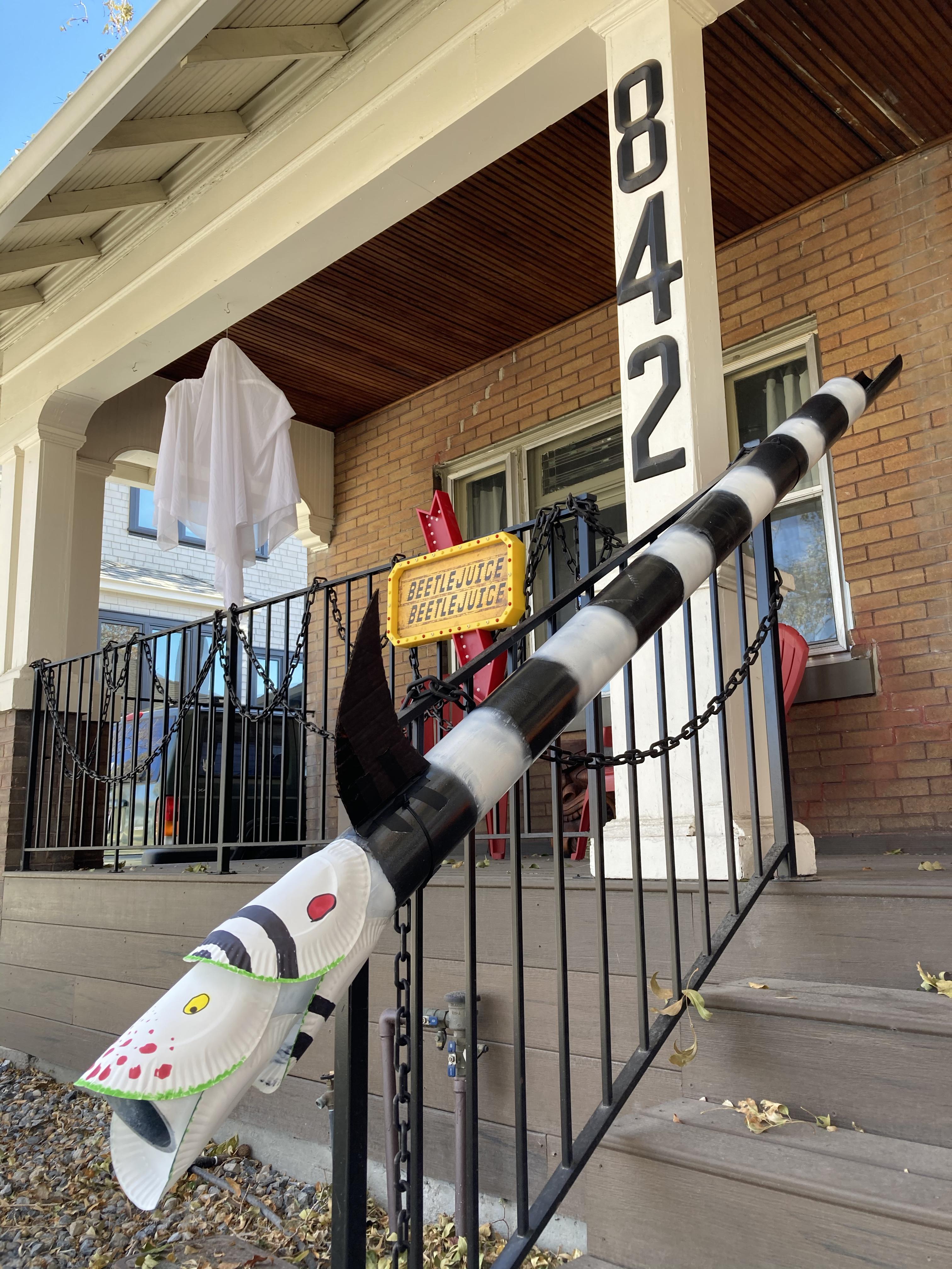 Beetlejuice sand worm candy shoot | Scrolller