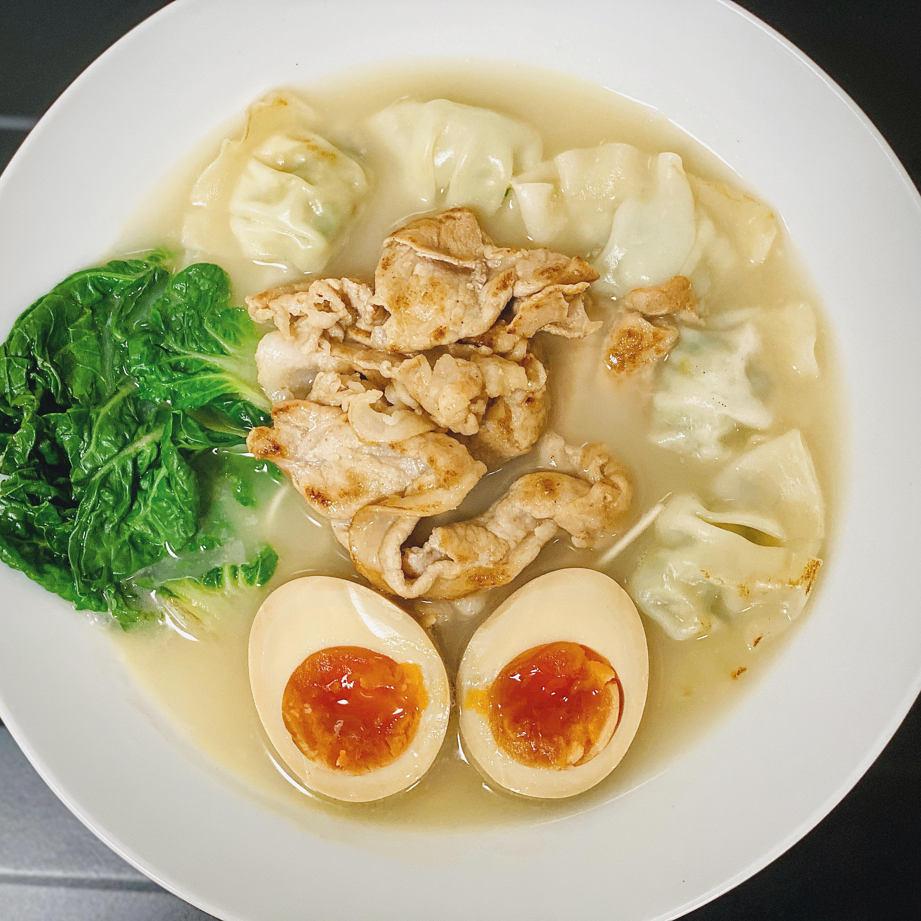 Beginners' attempt at Tonkotsu ramen! | Scrolller