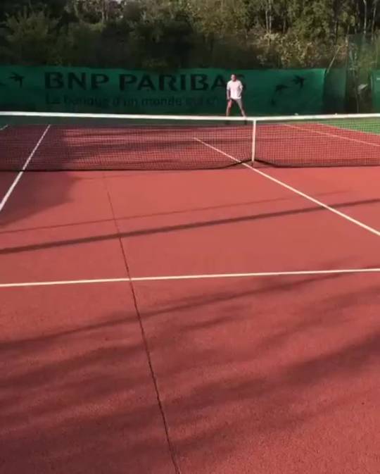 Behind the back smash! | Scrolller