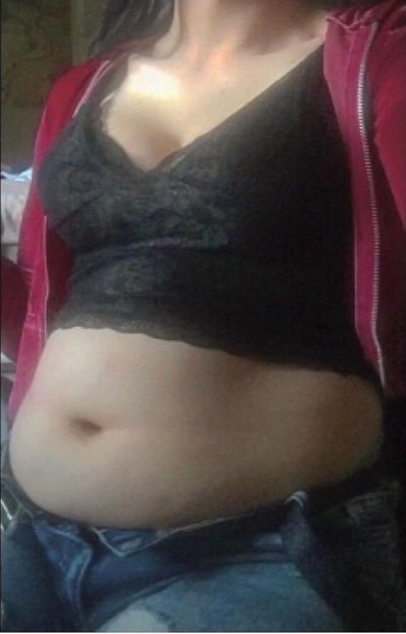 Belly Needs to be Fed! | Scrolller