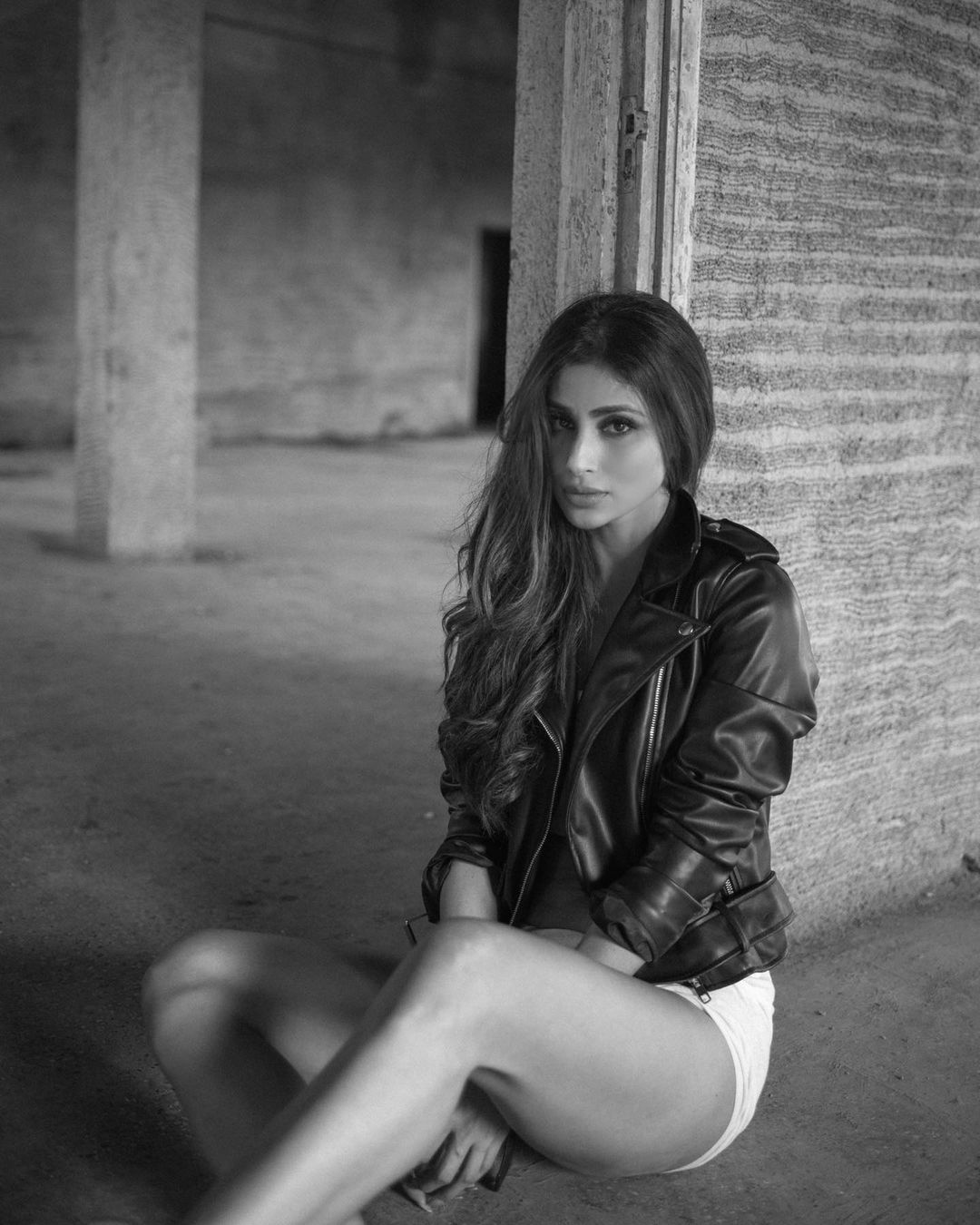 Bengali Bong Supermacy Mouni Roy | Scrolller