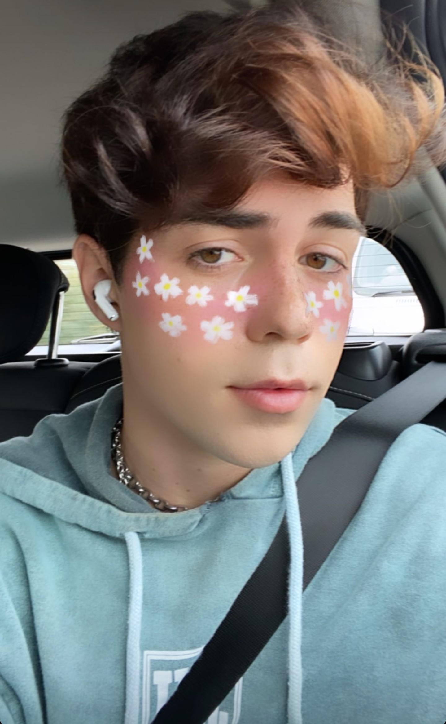 🌸benji🌸 | Scrolller