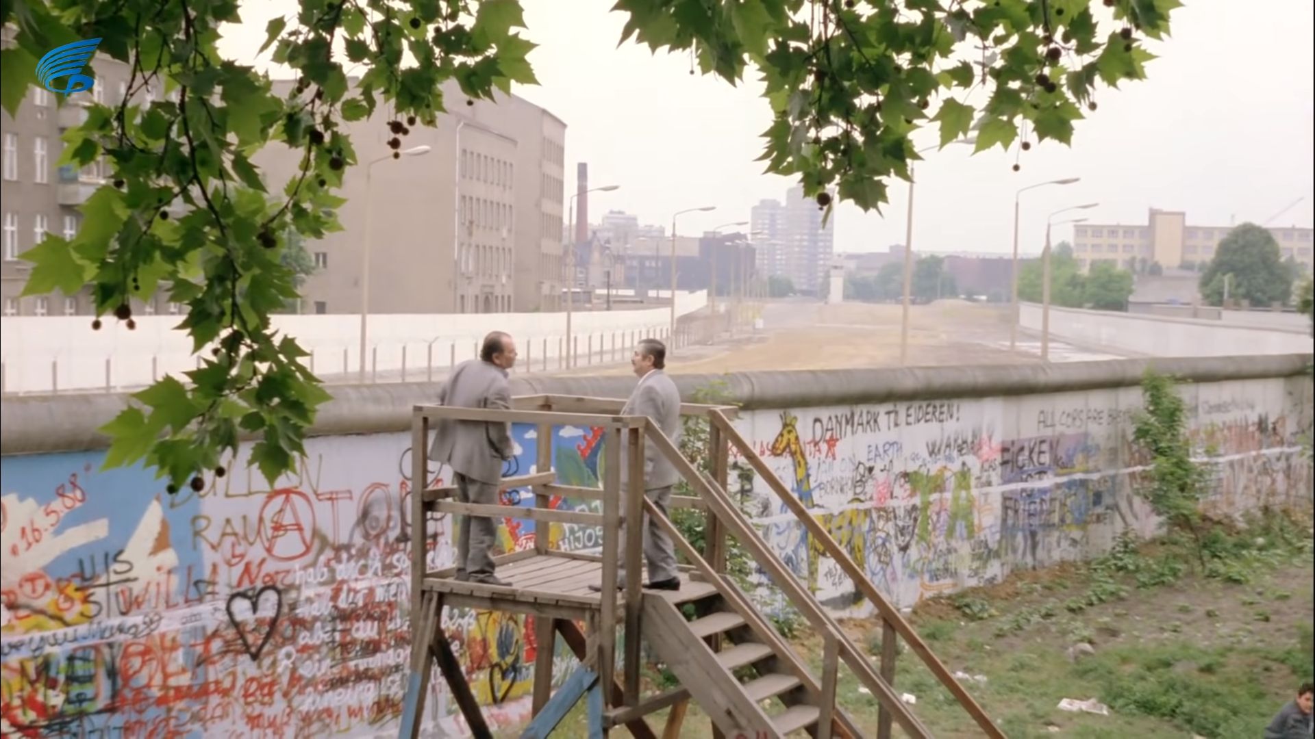 Berlin wall in a Turkish movie from 1988. | Scrolller