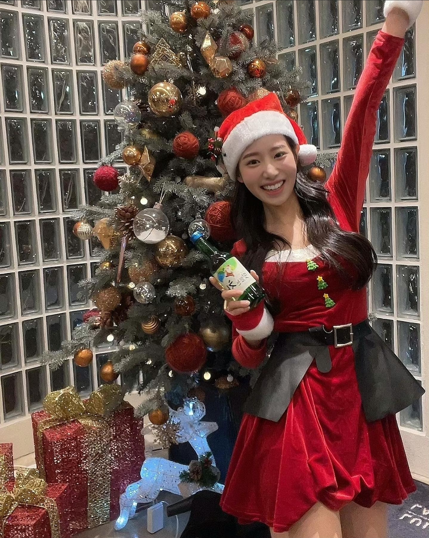 Berry Good - Johyun | Scrolller