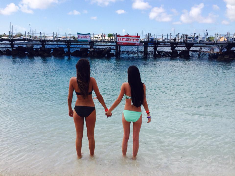 Two friends | Scrolller