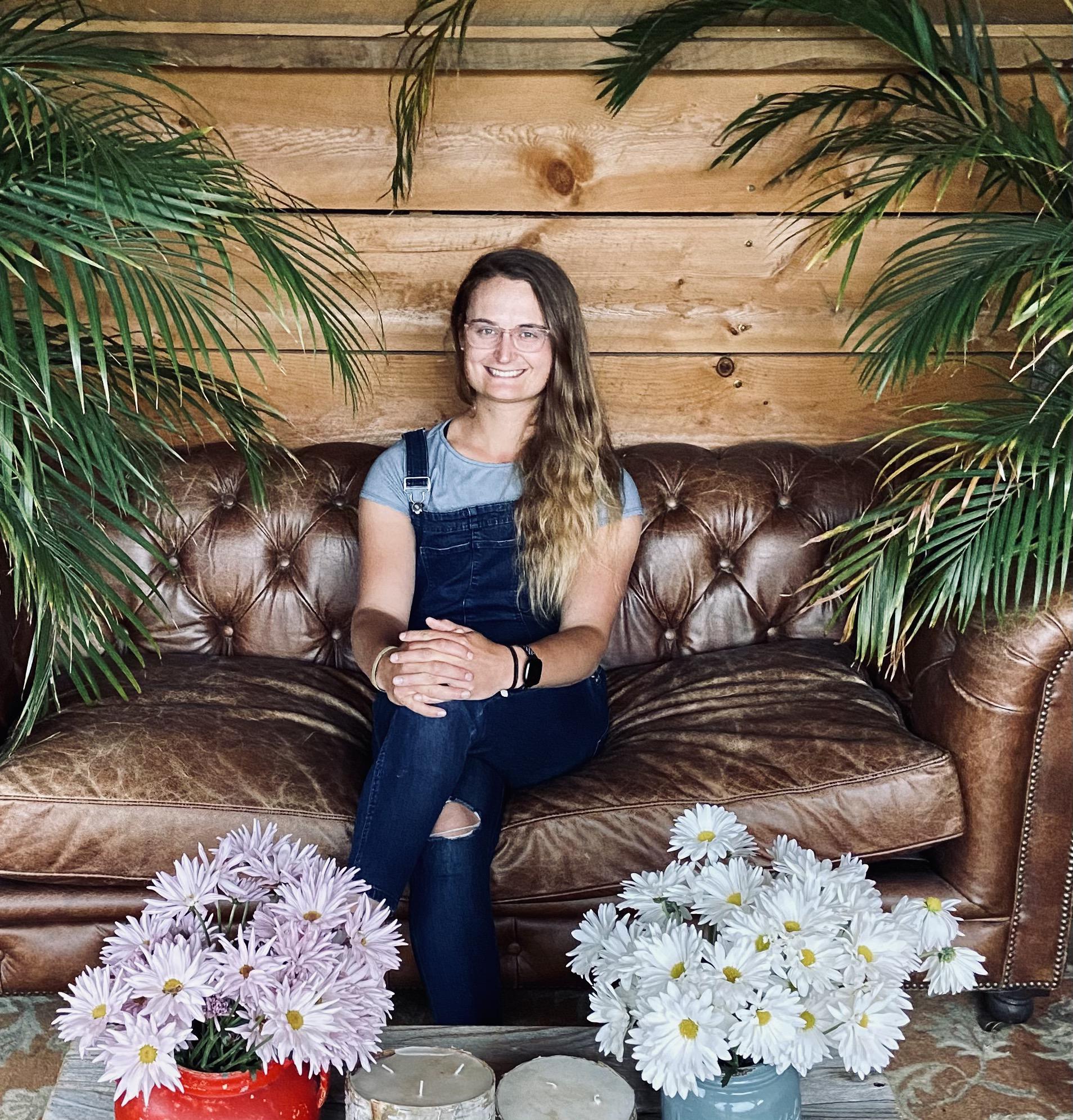 Between two ferns. | Scrolller