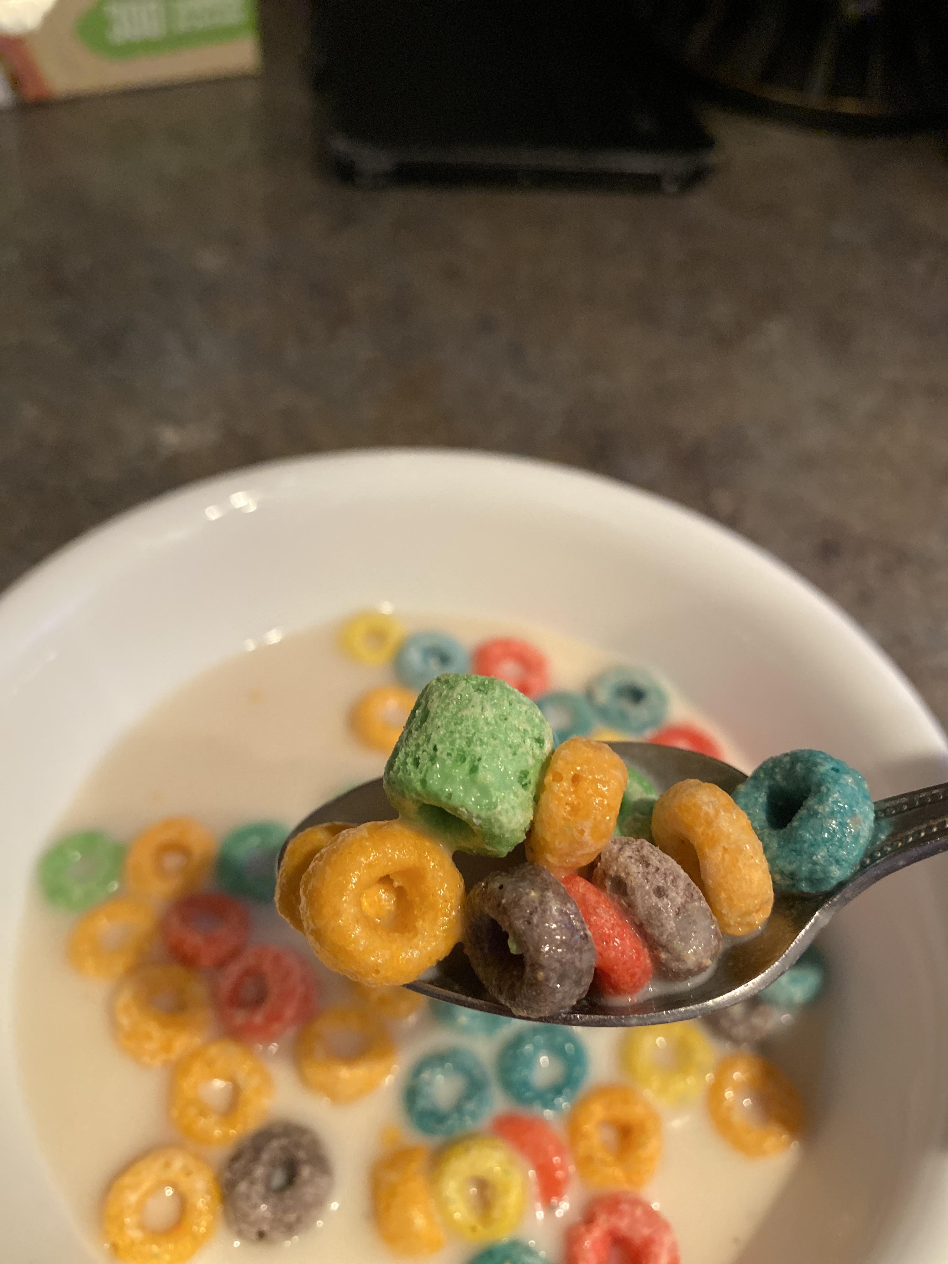 BIG ASS Froot Loop | Scrolller