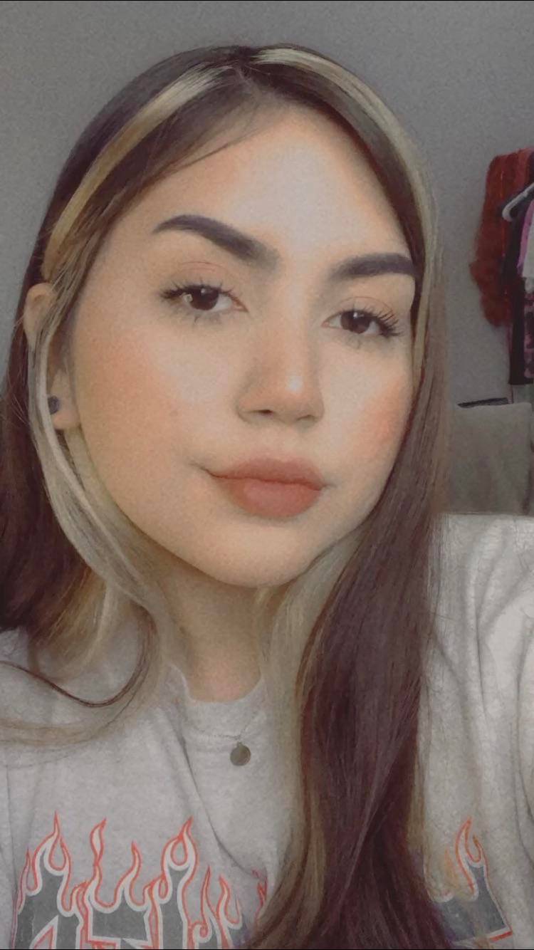 Big ol head 🖤🤍 (f21) | Scrolller